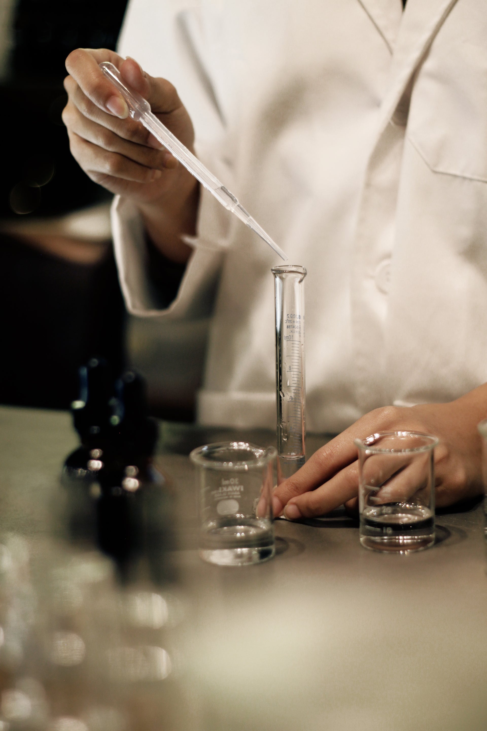 Learn some Smelling Techniques – Oo La Lab