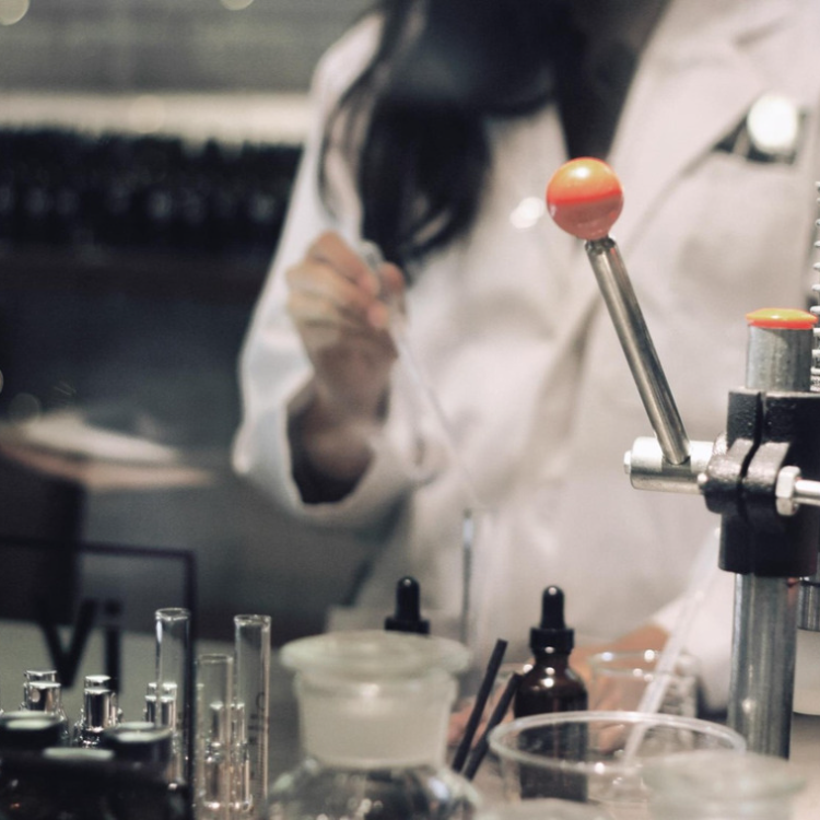 Dubai: Advanced Perfume Making & Fragrance Design Workshop – Oo La Lab